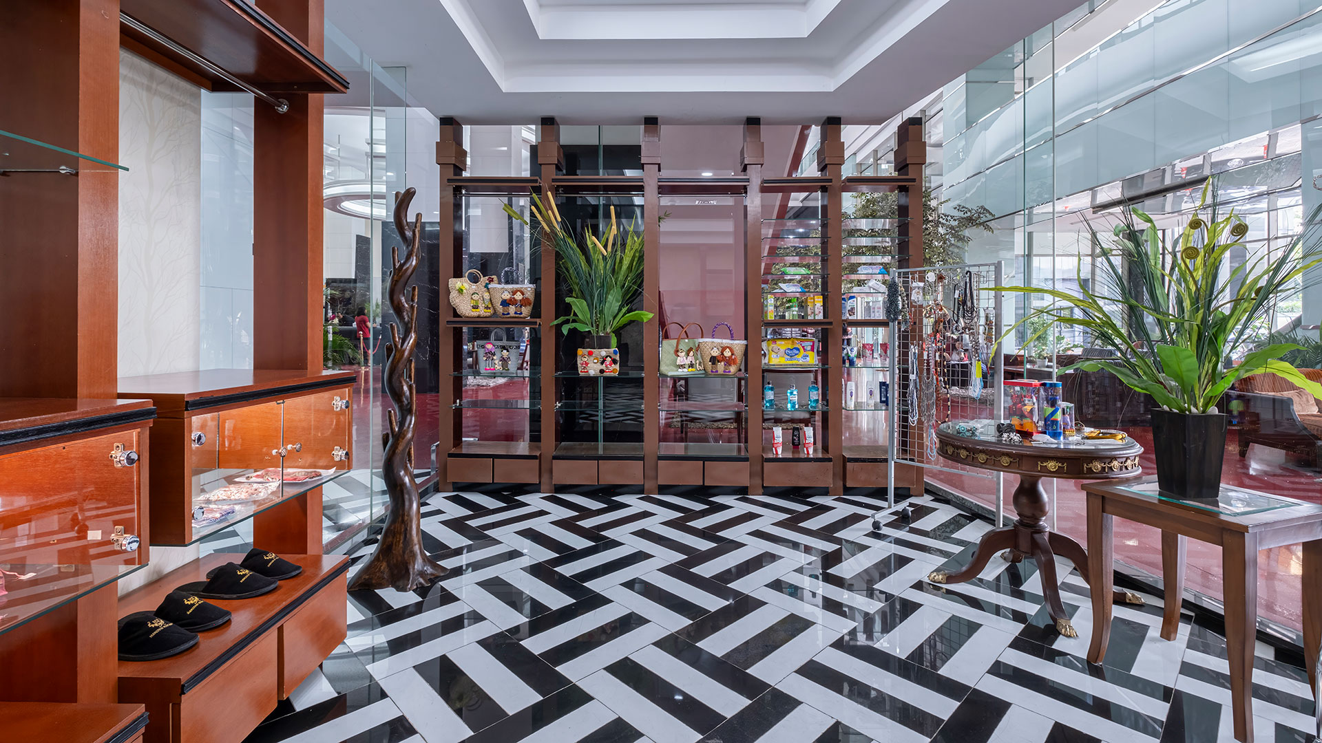 Lobby Shop - Merlynn Park Hotel Jakarta